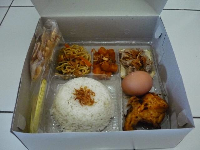 Telp/WA 0811.4332.159 Tersedia Catering Nasi Kotak Box Untuk Syukuran di Manado - CATERING MANADO #1